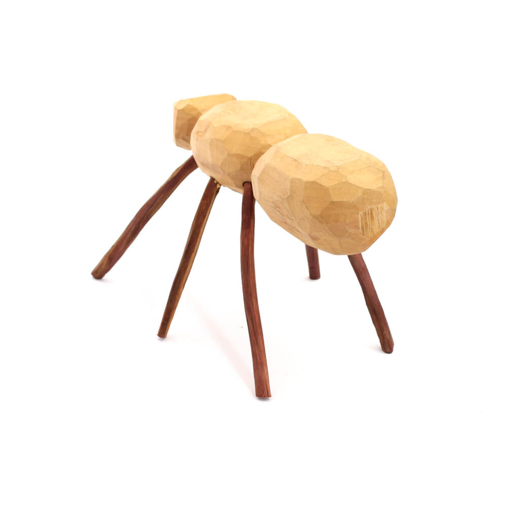 Escultura de Formiga em madeira P - TheFOB