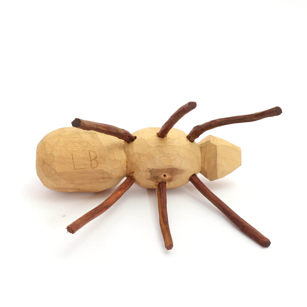 Escultura de Formiga em madeira P - TheFOB