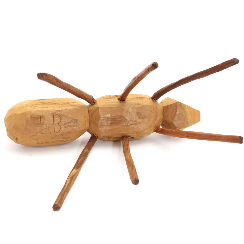 Escultura de Formiga em madeira M - TheFOB